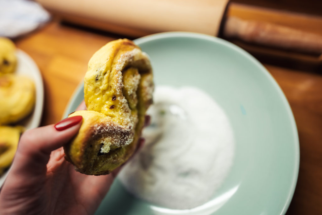 St Lucia Buns (Lussekatter) with Optional Cardamom Filling ...