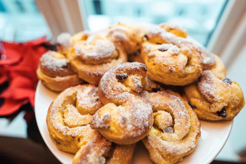 St Lucia Buns (Lussekatter) with Cardamom Sugar Filling - Scandinavian ...