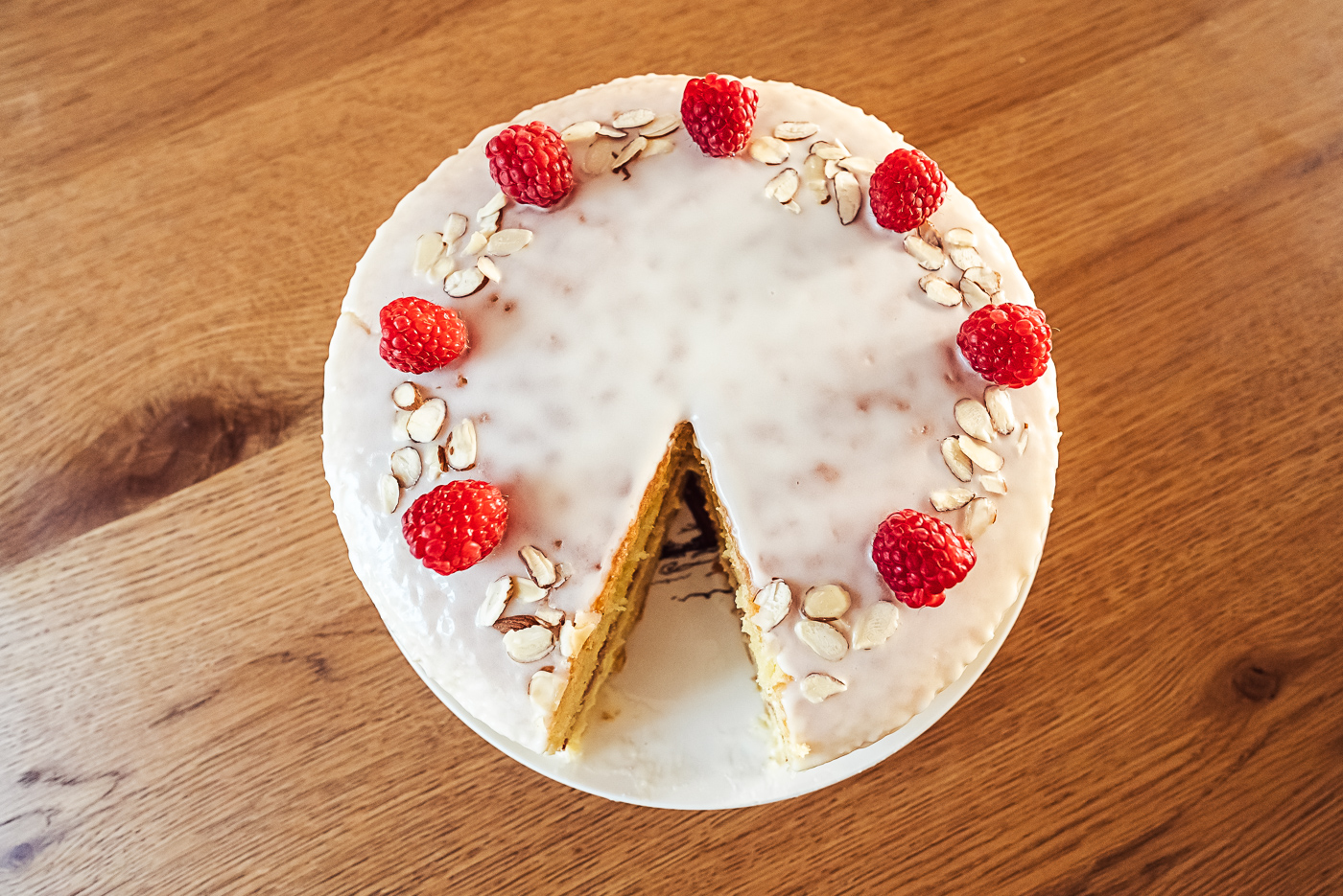 Lagkage (Danish Layer Cake) with Berries & Vanilla Cream - Scandinavian ...