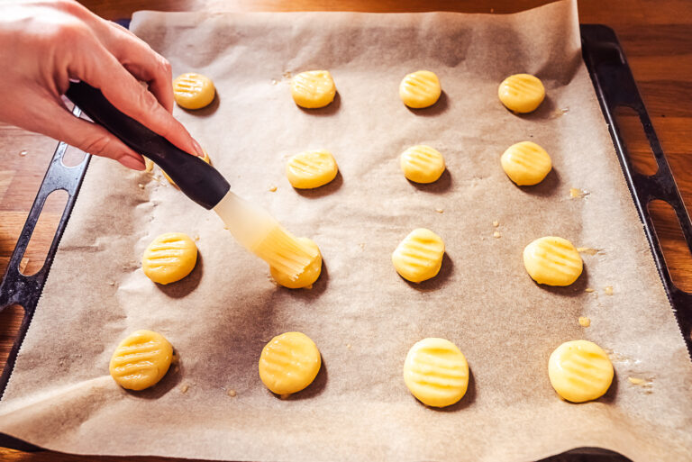 Serinakaker (Norwegian Butter Cookies) - Scandinavian Cookbook