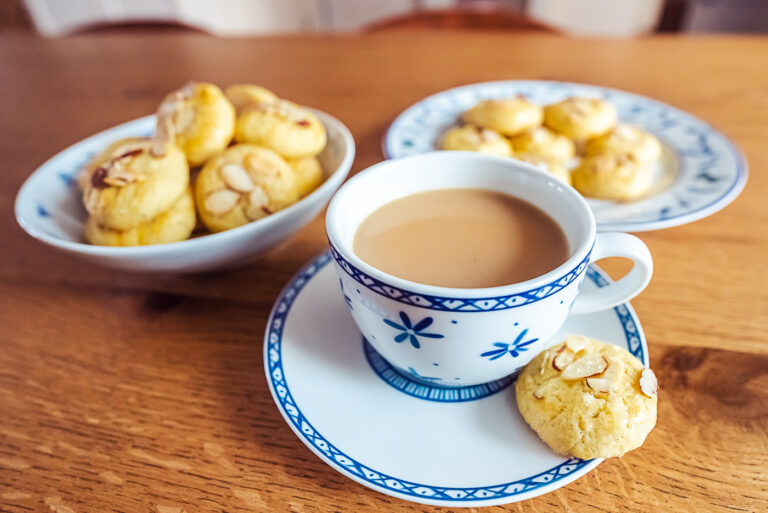 Serinakaker (Norwegian Butter Cookies) - Scandinavian Cookbook