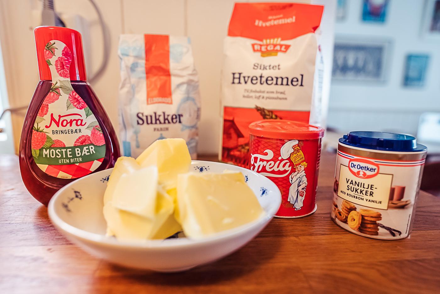 Hallongrottor (Swedish Raspberry Jam Cookies) - Scandinavian Cookbook