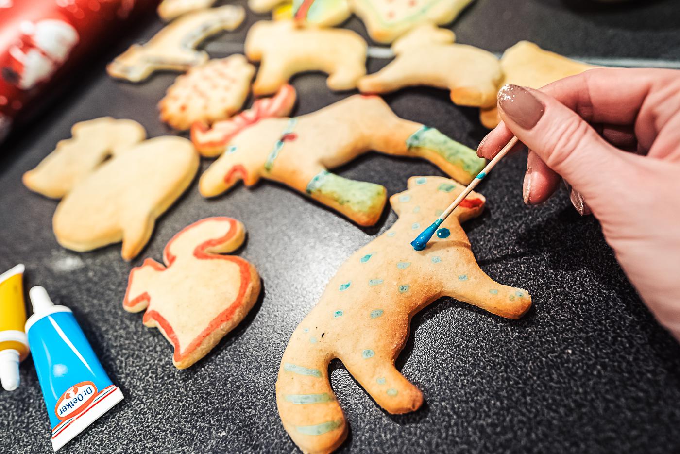 Kakemenn (Norwegian Christmas Cookies) - Scandinavian Cookbook