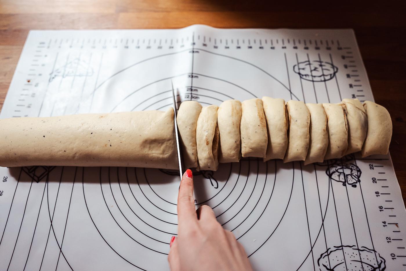 Kanelsnegle (Danish Cinnamon Rolls) - Scandinavian Cookbook