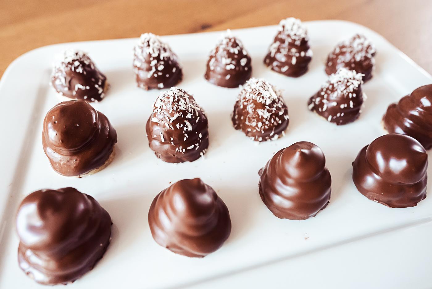 Flødeboller (Danish Marshmallow Puffs) - Scandinavian Cookbook