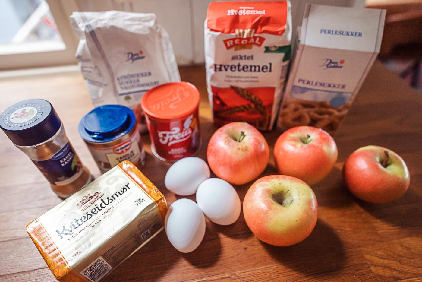 Eplekake (Norwegian Apple Cake) - Scandinavian Cookbook